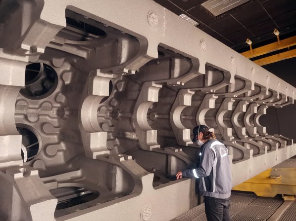 MAN + BLASTMAN = IMPROVED EFFICIENCY IN ENGINE SURFACE TREATMENT ...